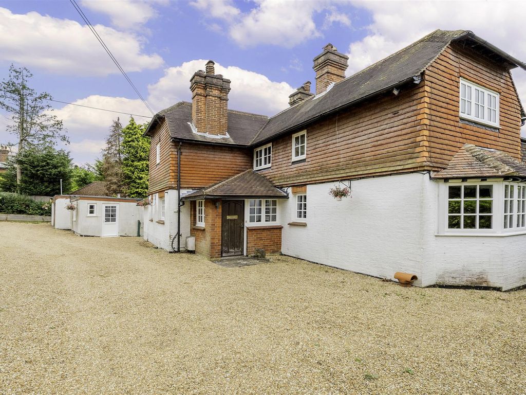 5 Bed Detached House For Sale In High Street Buxted Uckfield Tn22
