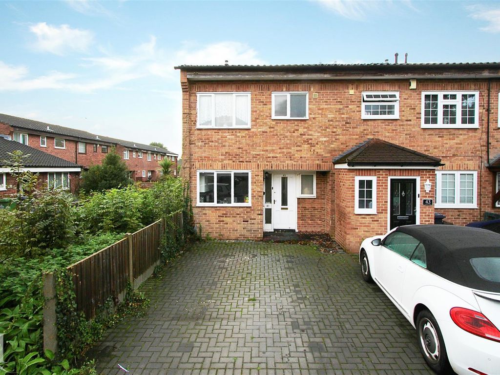 4 bed end terrace house for sale in Valence Drive, Cheshunt, Waltham ...
