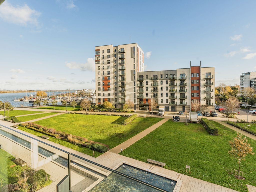 2 bed flat for sale in Pegasus Way, Gillingham, Kent ME7, £210,000 - Zoopla