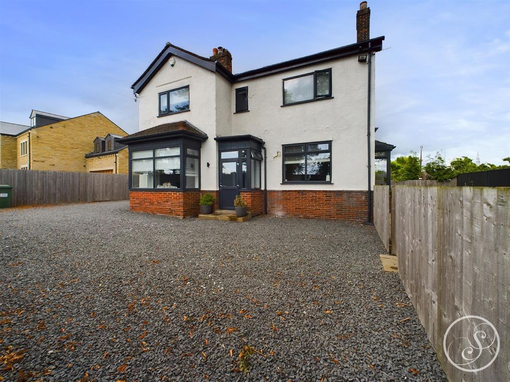 3 Bed Detached House For Sale In Intake Lane Stanningley Pudsey Ls28