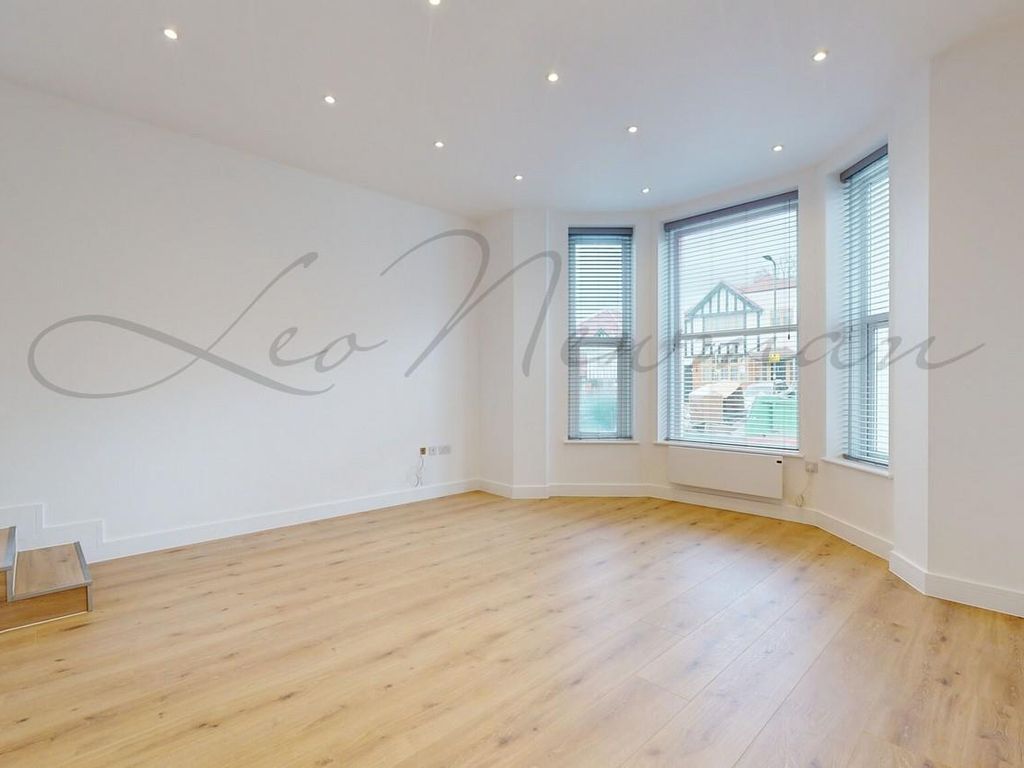 2 bed flat to rent in Park Road, Barnet EN5 - Zoopla