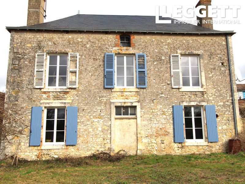 4 bed villa for sale in Liglet, Vienne, Nouvelle-Aquitaine, £142,916 ...