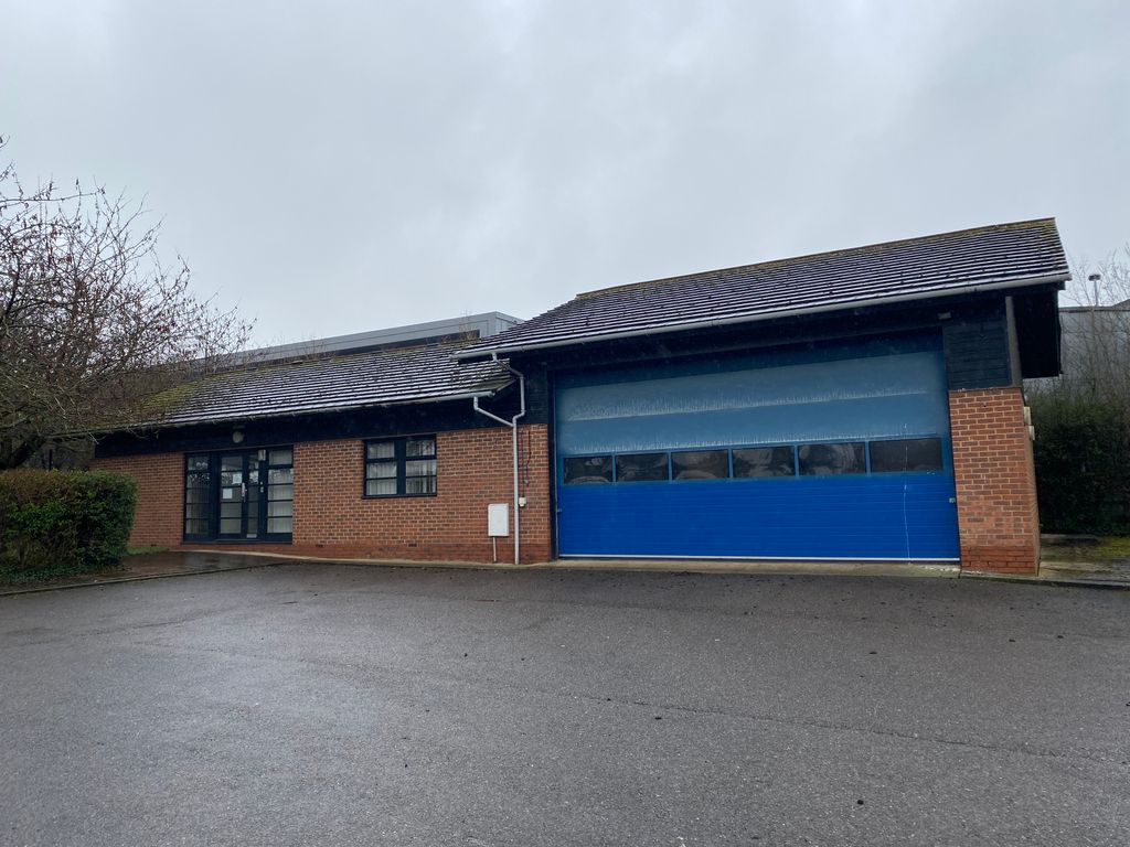 Light industrial to let in Chelmsford Road, Dunmow CM6, £30,000 pa - Zoopla