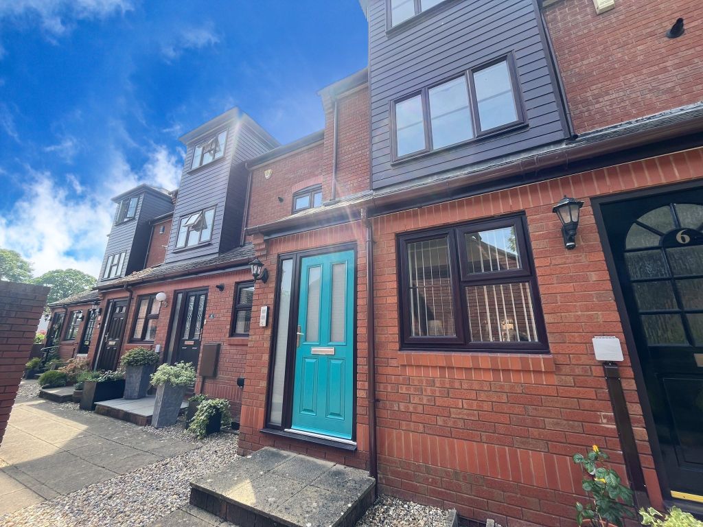 3 bed maisonette to rent in Pitts Court, Old Mill Close, Exeter EX2, £ ...