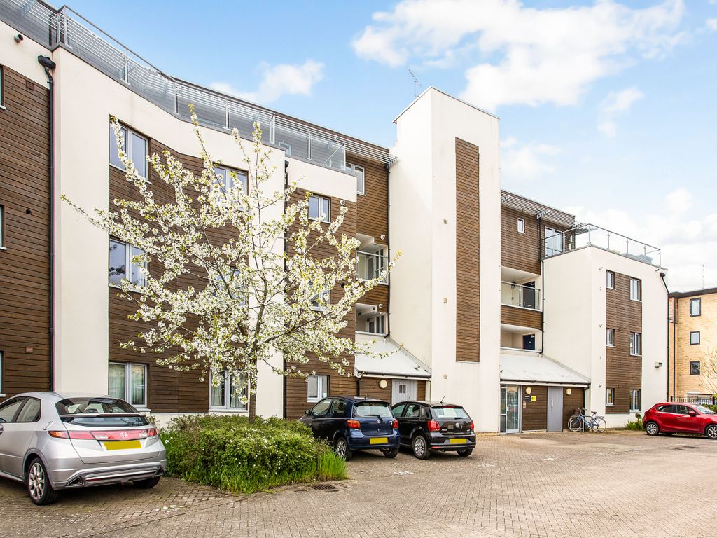 2 bed flat for sale in Chieftain Way, Cambridge CB4 - Zoopla