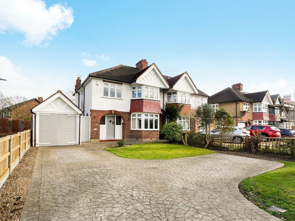 3 Bed Property For Sale In Percy Road Whitton Twickenham Tw2 £