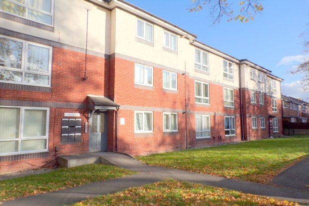 2 bed flat to rent in Lawrence Court, Birkenhead CH42, £595 pcm - Zoopla