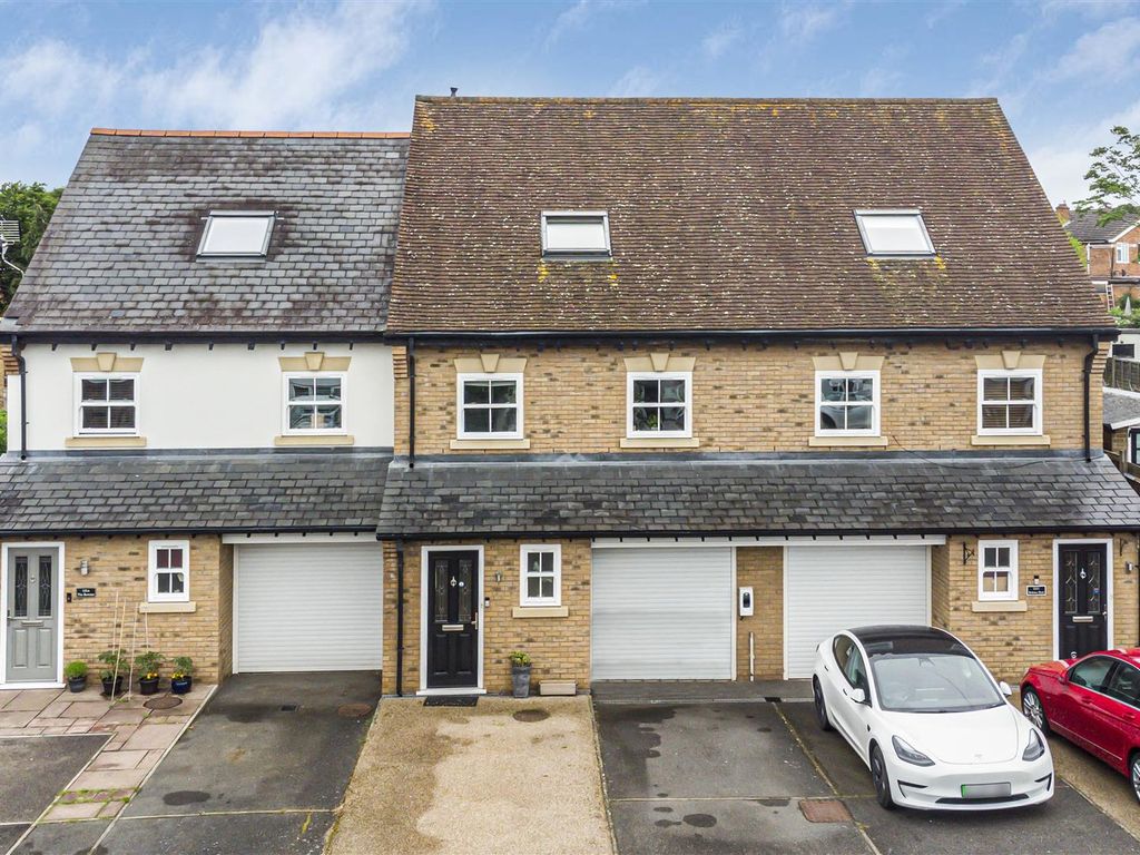 3 Bed Terraced House For Sale In London Road Hertford Heath Hertford