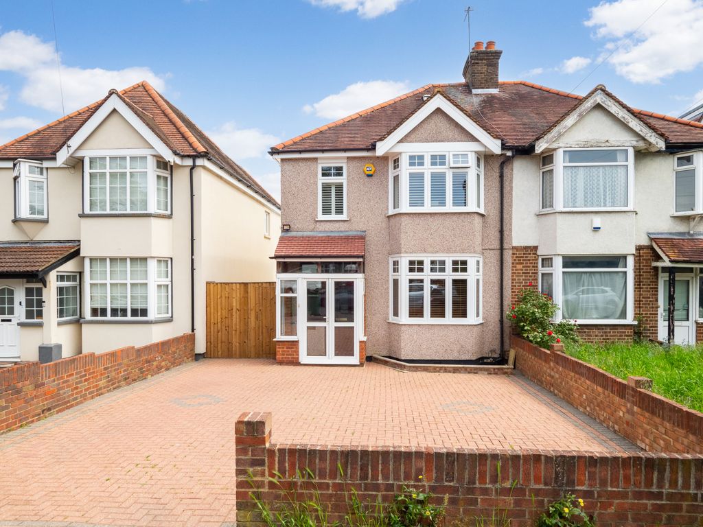 3 Bed Semi Detached House For Sale In Sutton Common Road Sutton Sm3