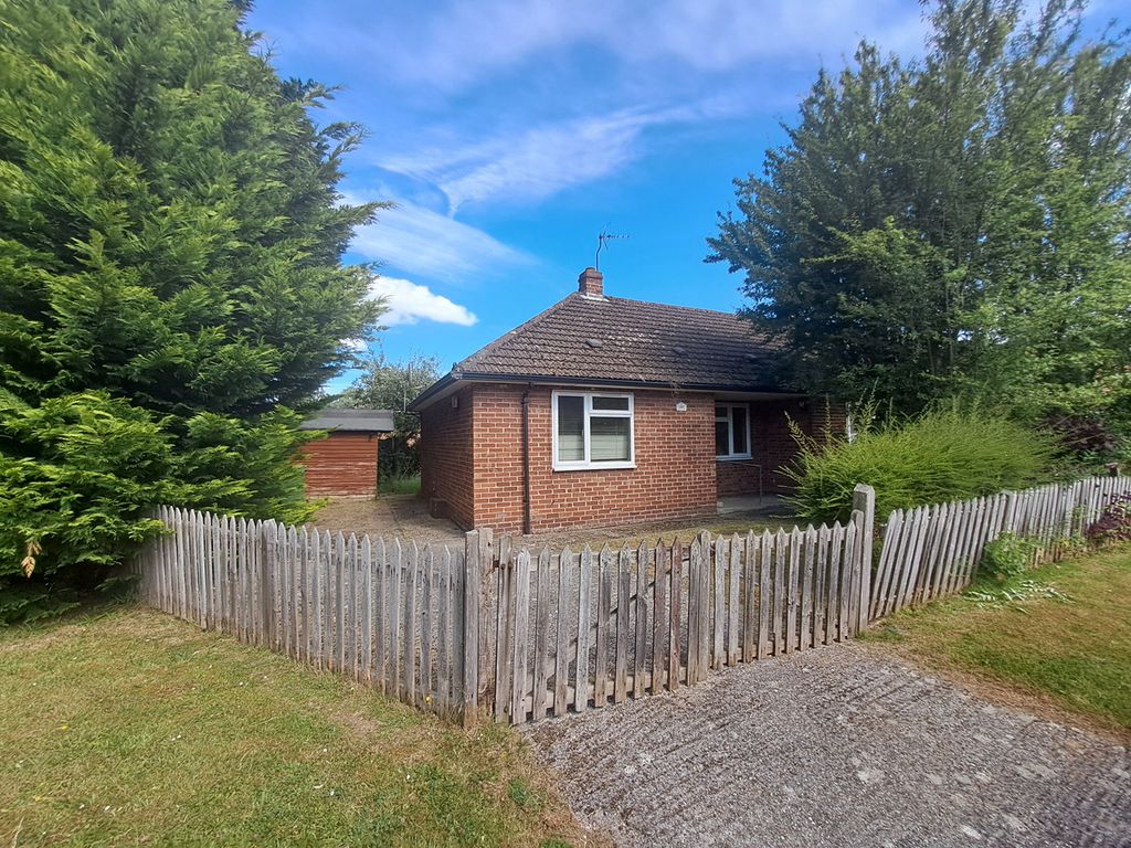 1 bed semi-detached bungalow for sale in Paradise Way, Chapel Row RG7 ...