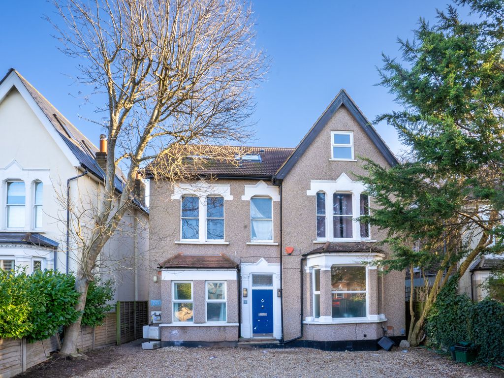 3 bed flat to rent in Elmers End Road, London SE20, £2,000 pcm - Zoopla