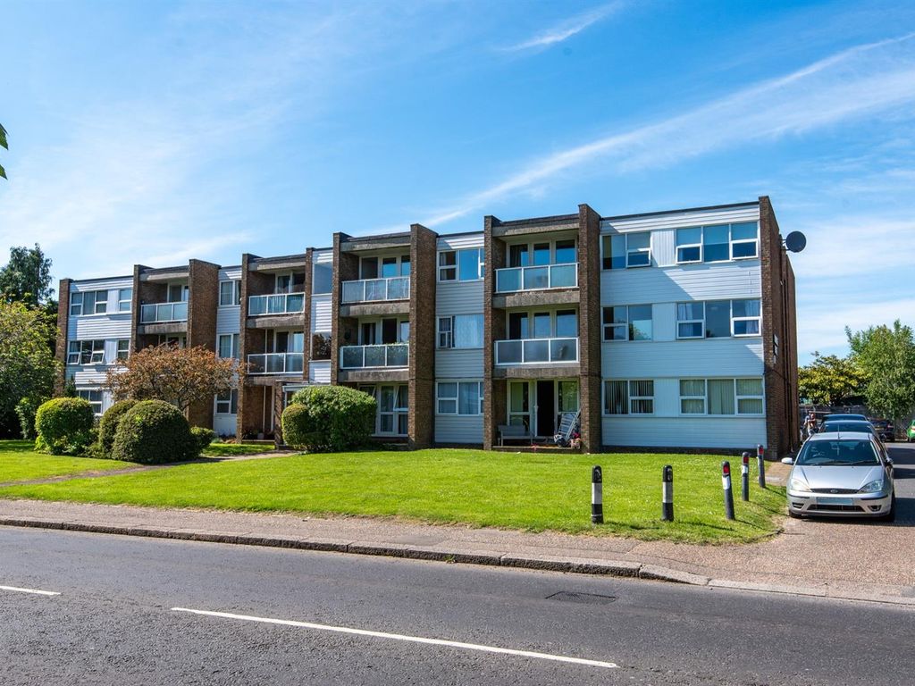 2 bed flat for sale in Littlehampton Road, Worthing BN13, £200,000 - Zoopla