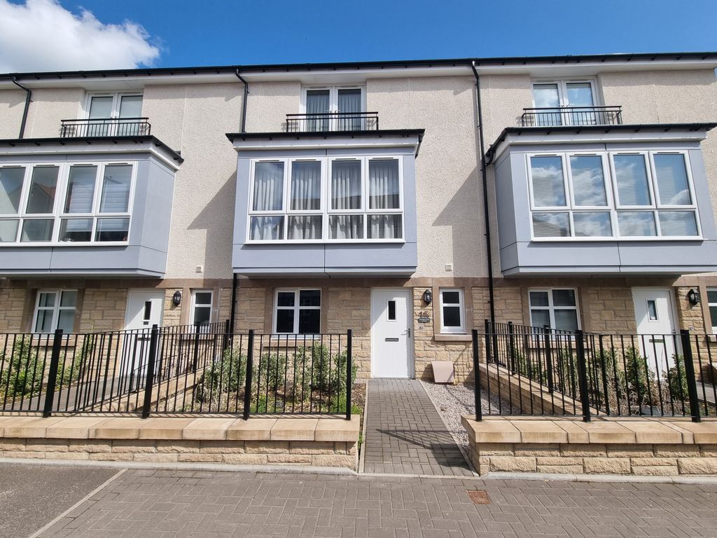 4 bed town house to rent in Persley Den Drive, Aberdeen AB21 - Zoopla