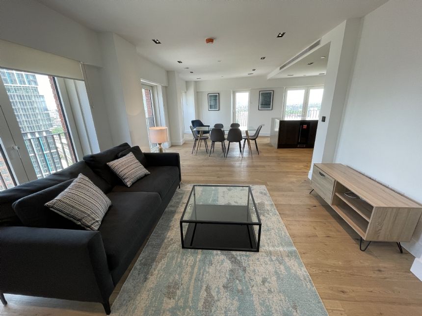 3 bed flat to rent in Keybridge Tower, 1 Exchange Gardens, London SW8 ...