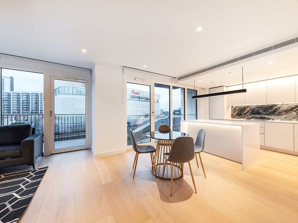 2 bed flat to rent in Lincoln Apartments, White City W12, £3,683 pcm ...