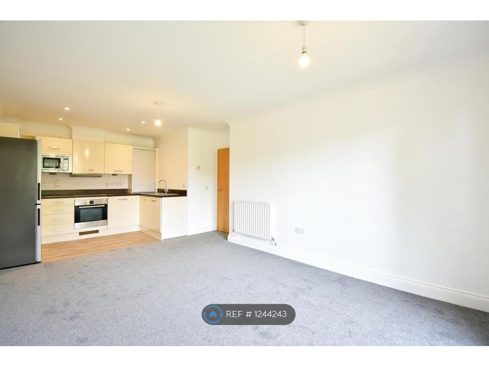 2 bed flat to rent in Solar Court, Croydon CR0 - Zoopla