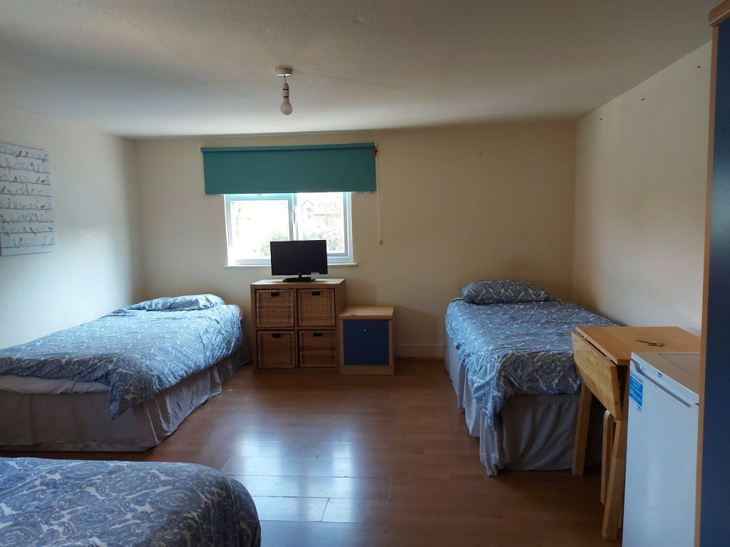 Room to rent in Cranhurst Road, Willesden Green NW2, £795 pcm - Zoopla