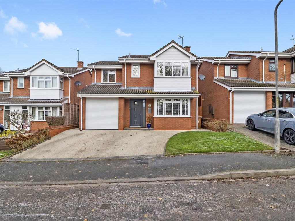 4 bed detached house for sale in Farmbrook Close, Worcester WR2 - Zoopla