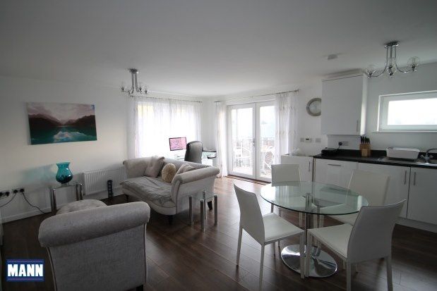 2 bed flat to rent in Bennett Place, Dartford DA1, £1,500 pcm - Zoopla