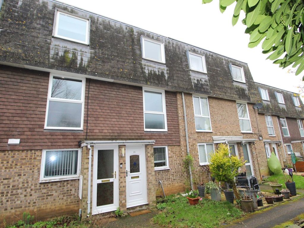 2 bed maisonette for sale in Mayfield Court, Sandy SG19, £175,000 - Zoopla