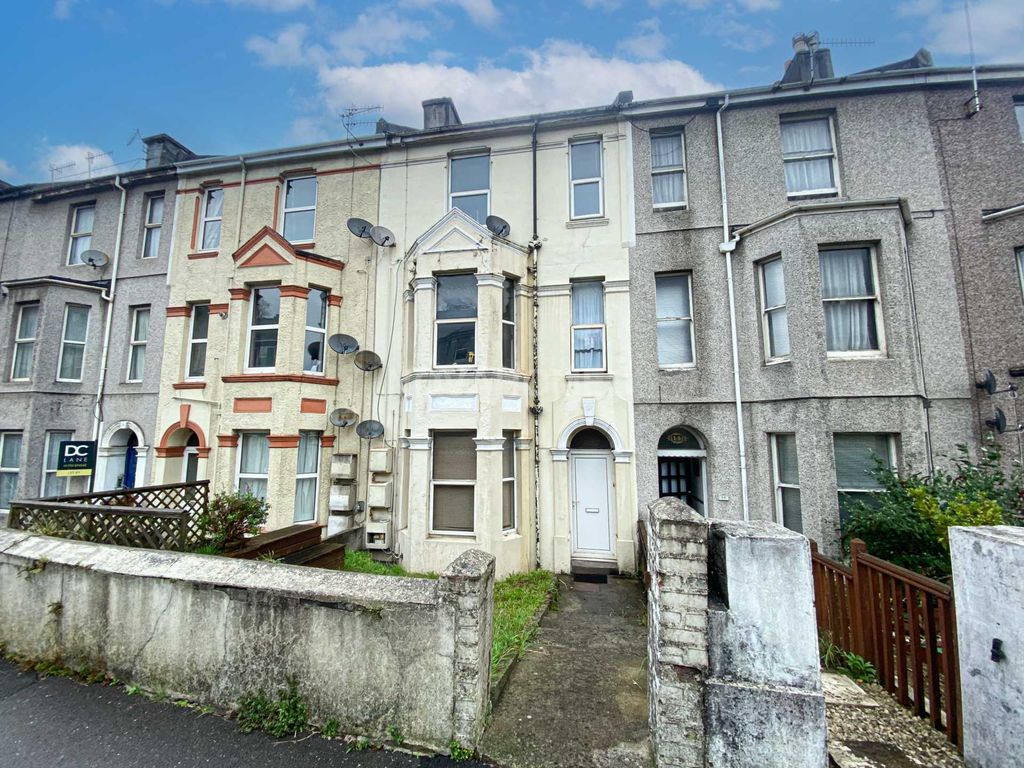 1 bed flat for sale in Percy Terrace, Mutley PL4, £75,000 - Zoopla