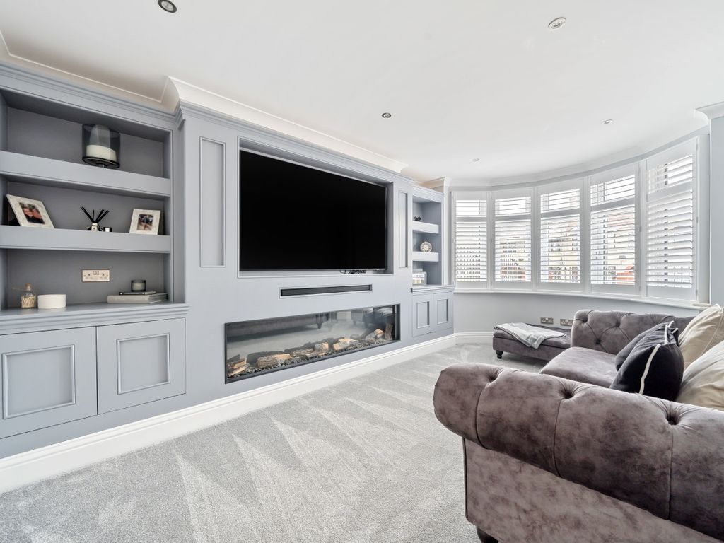 5 Bed Semi Detached House For Sale In Chastilian Road Crayford