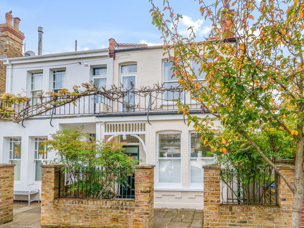 4 bed semi-detached house for sale in Eastbury Road, Kingston Upon ...