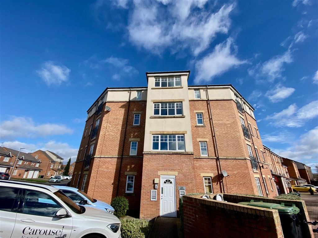 2 Bed Flat For Sale In Ovett Gardens St James Village Gateshead Ne8