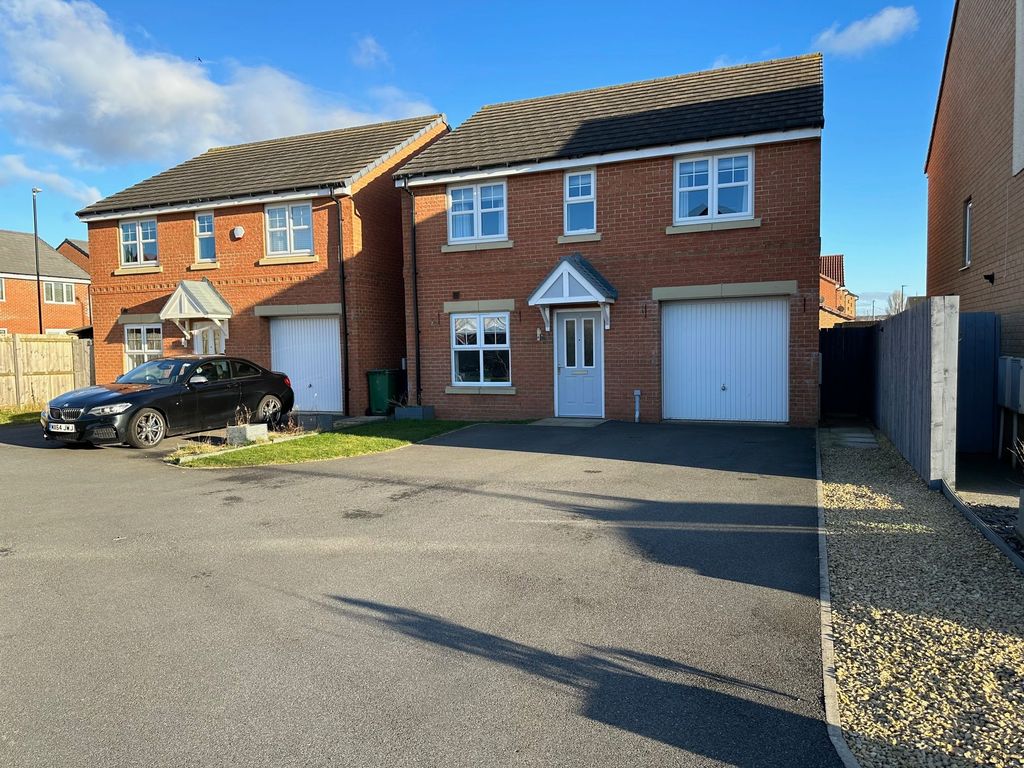 4 Bed Detached House To Rent In Eastgate Houghton Le Spring Dh4 £