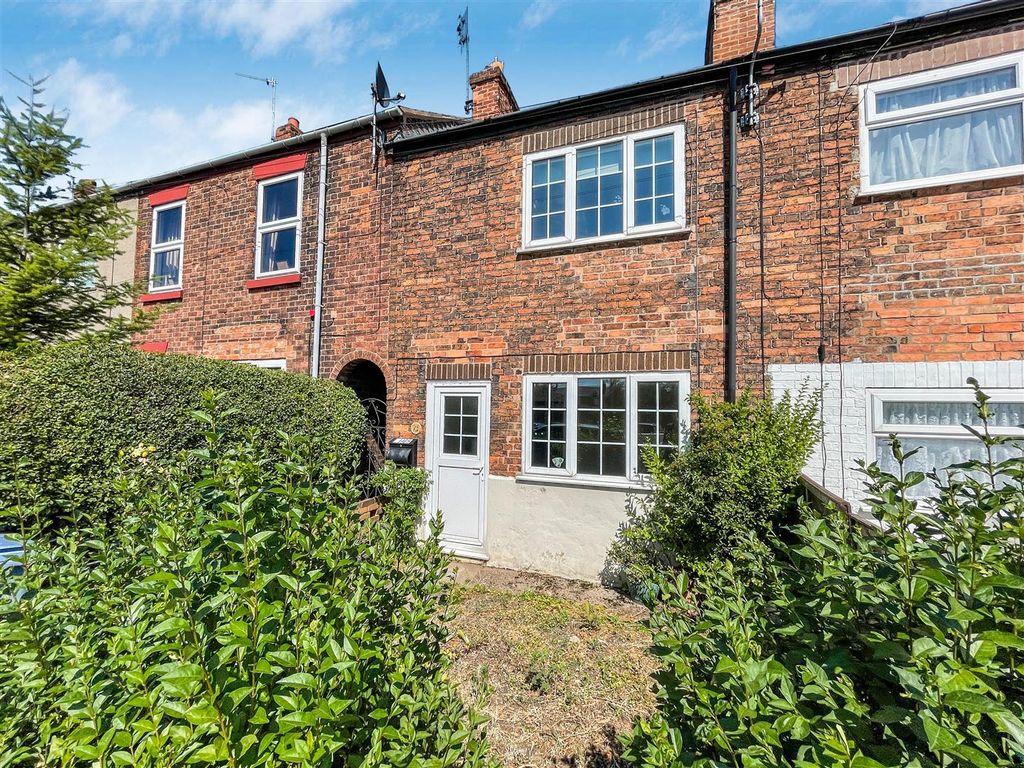 2 bed terraced house for sale in Queen Street, Retford DN22 - Zoopla