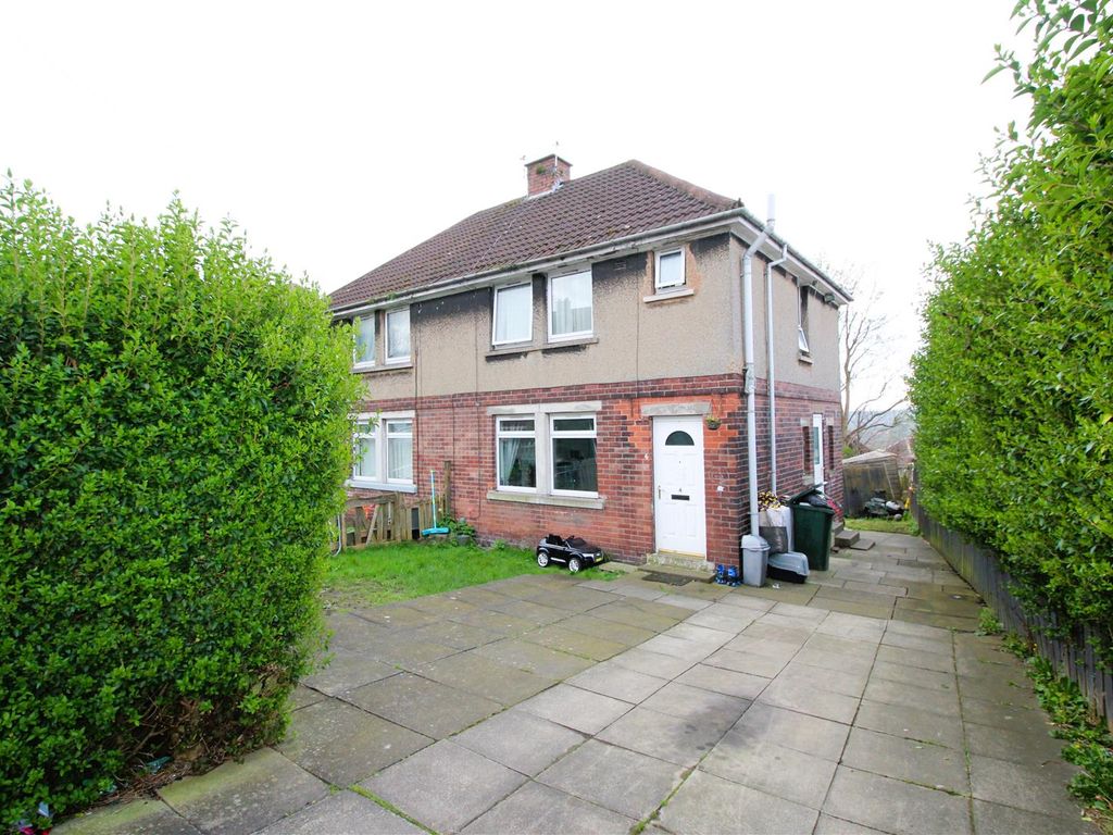3 Bed Semi Detached House For Sale In Crest Avenue Wyke Bradford Bd12