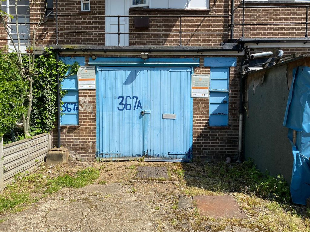 Warehouse to let in Rayners Lane, Pinner HA5, £8,400 pa - Zoopla