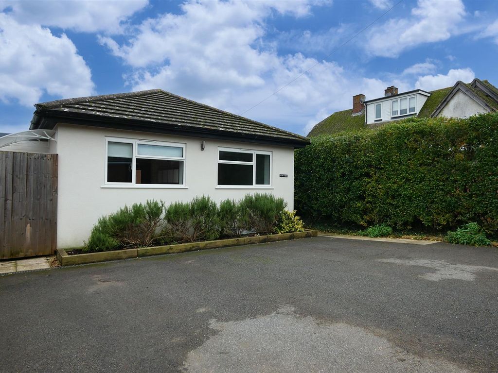2 bed detached bungalow for sale in Fieldside, Long Wittenham, Abingdon OX14, £325,000 - Zoopla