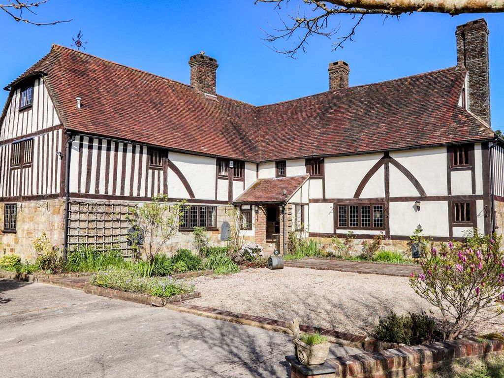 5 bed detached house for sale in Darwell Hill, Netherfield TN33, £ ...