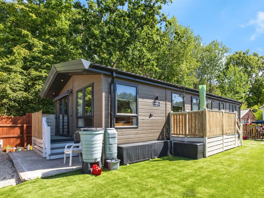 3 bed mobile/park home for sale in Holiday Park, Ruckinge, Ashford TN26 ...