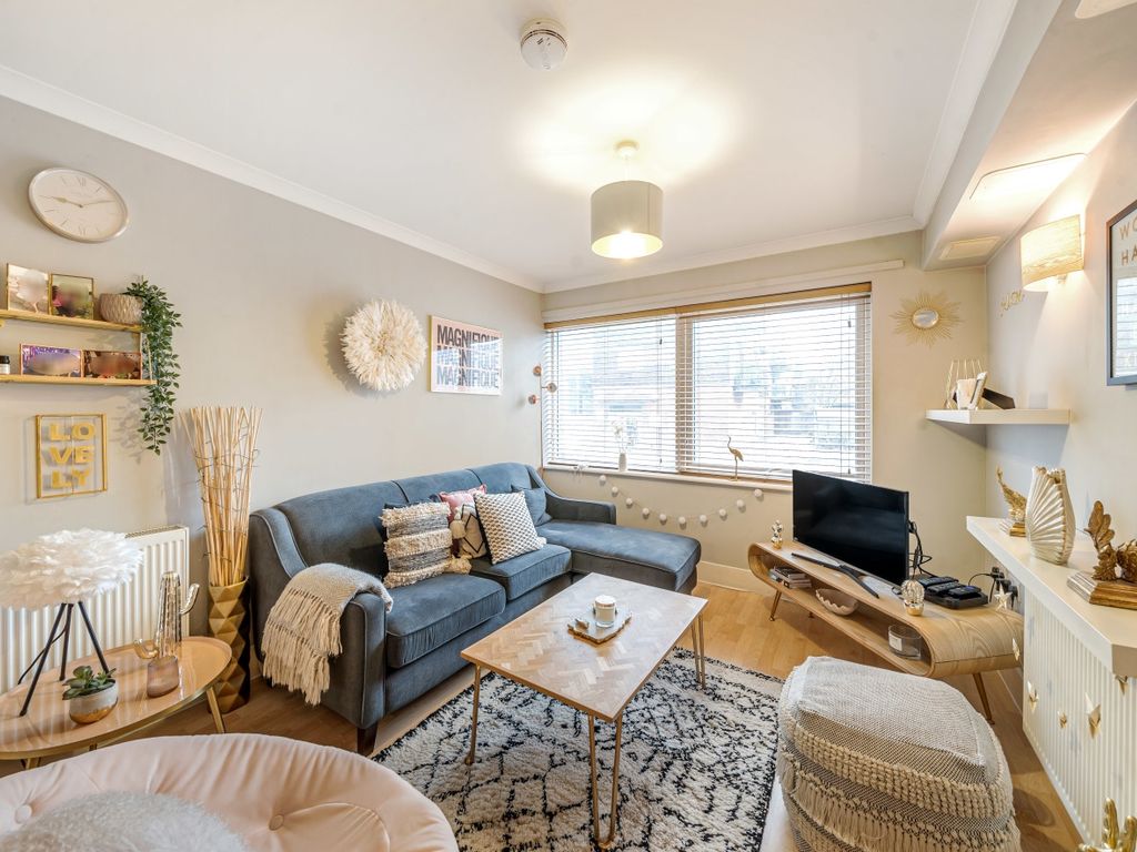 1 bed flat for sale in Evan Cook Close, London SE15, £155,000 - Zoopla