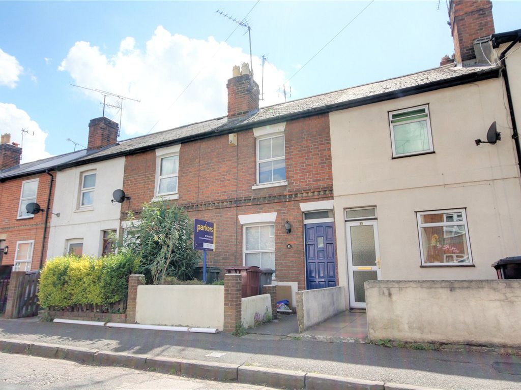 2 bed terraced house to rent in Cumberland Road, Reading, Berkshire RG1, £1,350 pcm - Zoopla