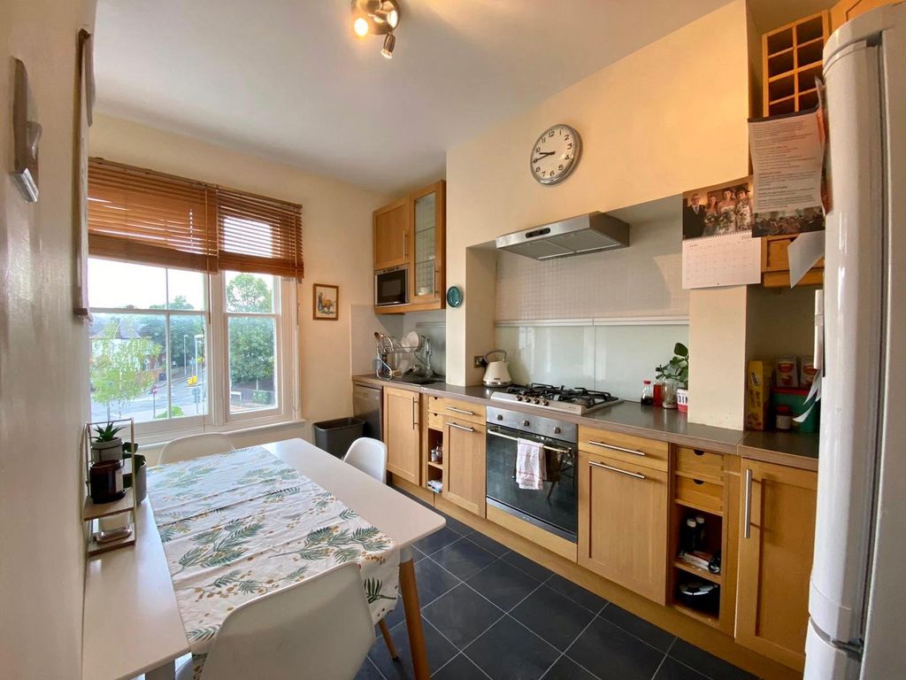 1 bed flat to rent in Denmark Road, Kingston Upon Thames KT1, £1,550 ...
