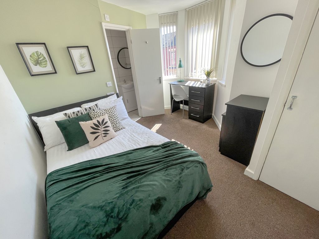 Room to rent in Cameron Street, Liverpool L7, £477 pcm - Zoopla