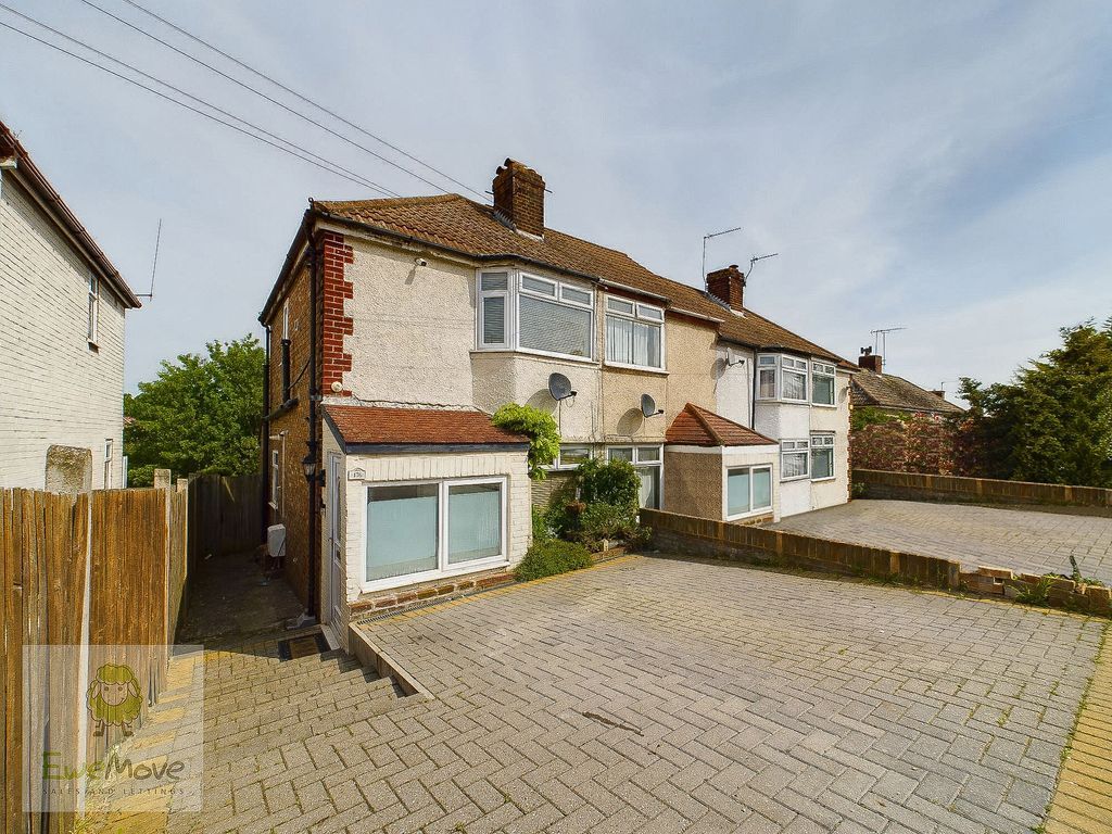 2 Bed End Terrace House For Sale In Hawthorn Road Strood Rochester