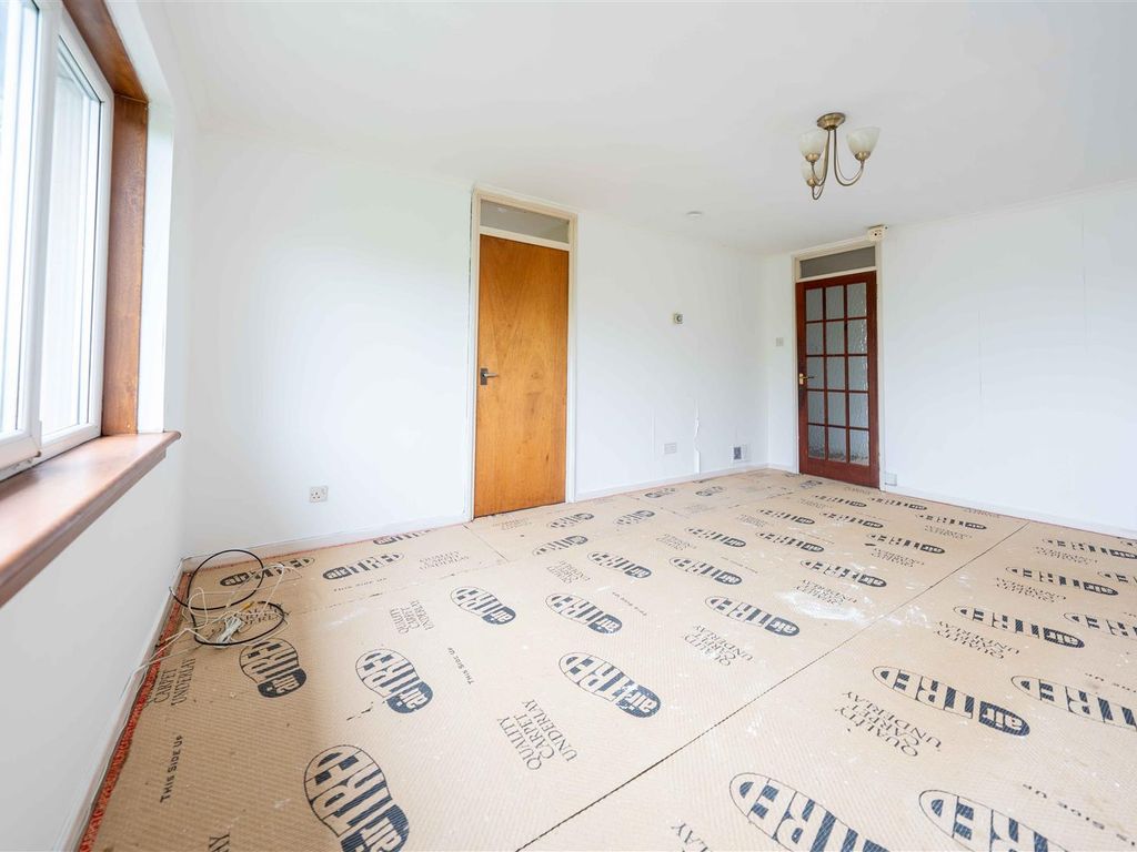 2 bed flat for sale in Colonsay Street, Perth PH1, £67,950 - Zoopla