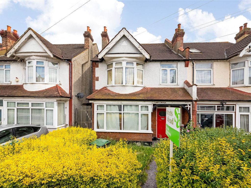 2 bed flat for sale in Galpins Road, Thornton Heath CR7, £300,000 - Zoopla