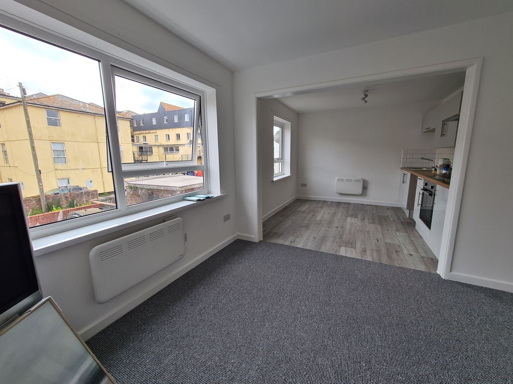 2 bed flat to rent in Adelphi Lane, Paignton TQ4, £835 pcm - Zoopla