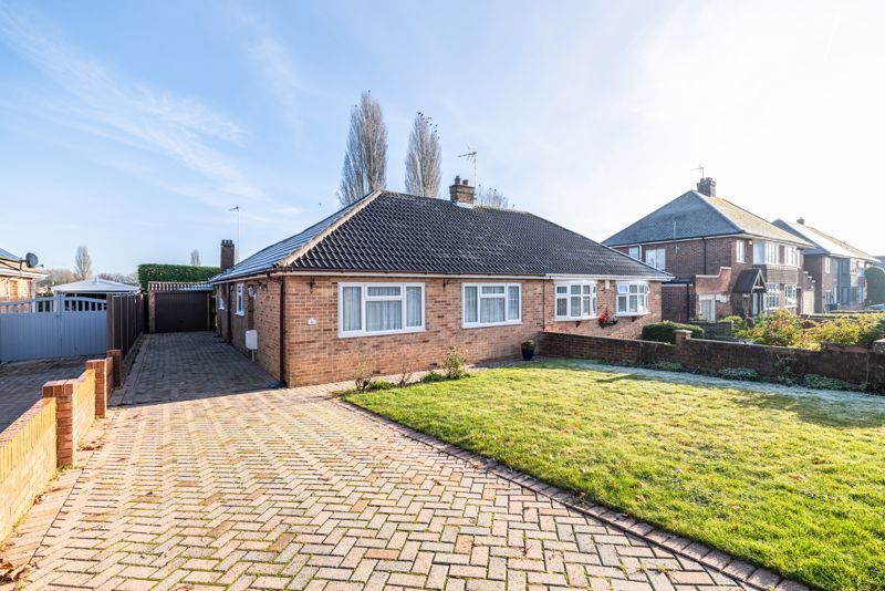 3 Bed Bungalow For Sale In Shenley Road Bletchley Milton Keynes Mk3