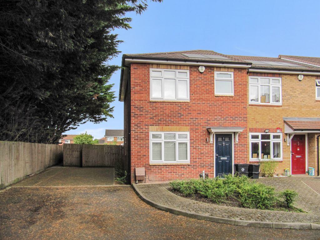 3 bed end terrace house to rent in Foxcroft, Iver, Buckinghamshire SL0 ...