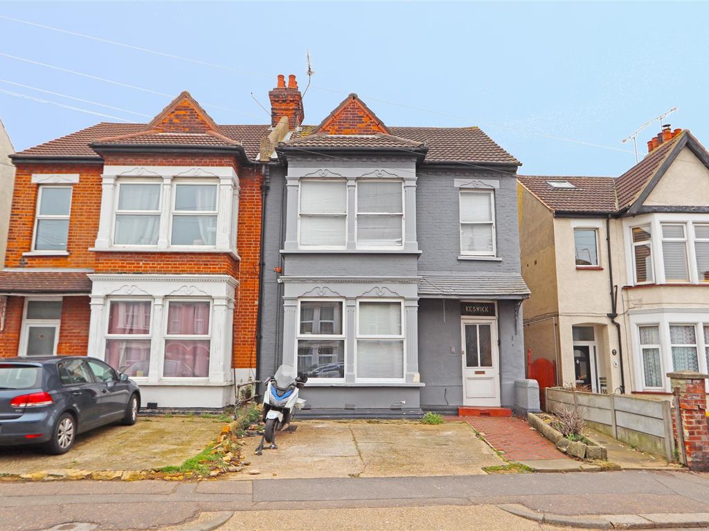 6 Bed Semi Detached House For Sale In Bournemouth Park Road Southend