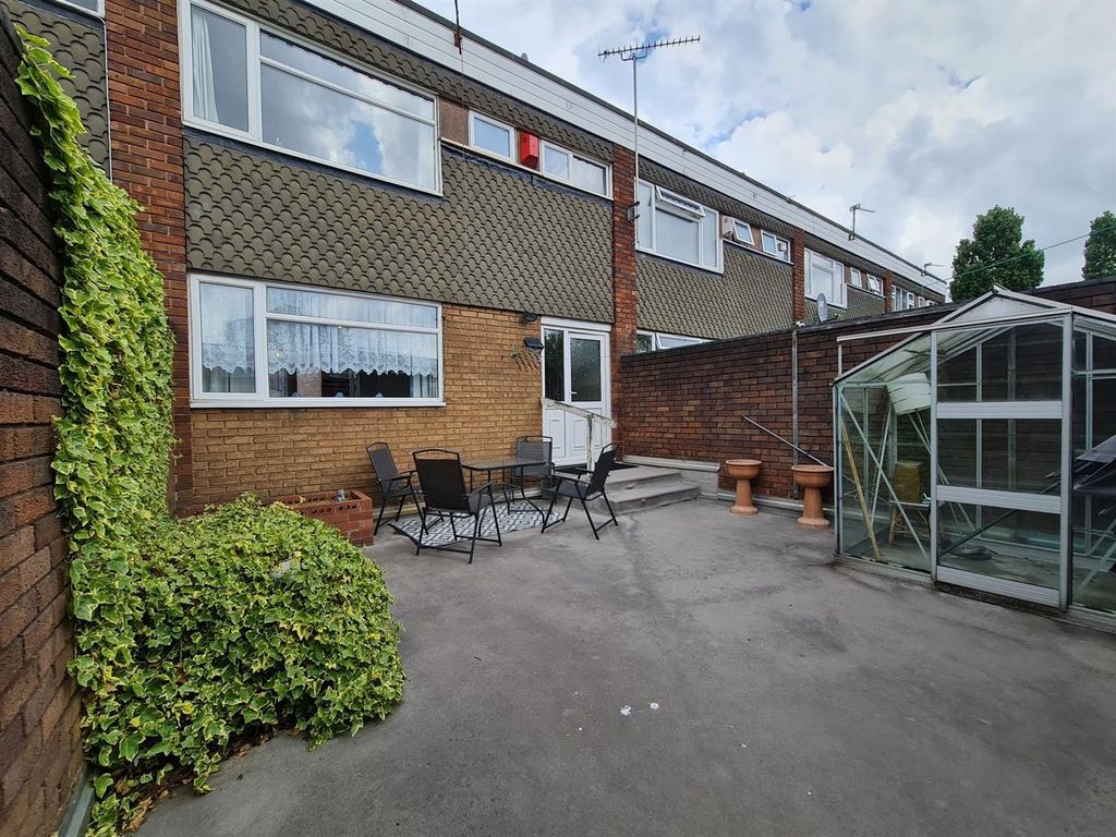 3 bed flat for sale in Leamore Lane, Walsall WS3 - Zoopla