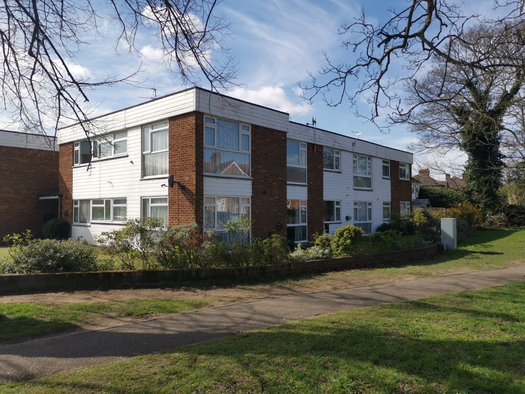 2 bed flat for sale in Manygate Lane, Shepperton, Surrey TW17 - Zoopla