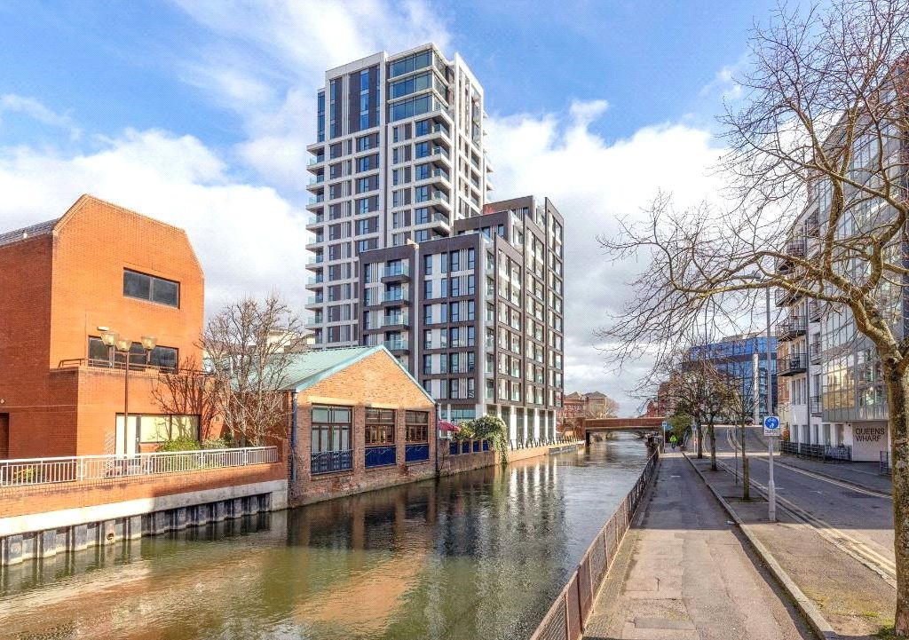 2 bed flat for sale in Kings Road, Reading, Berkshire RG1, £375,000 ...