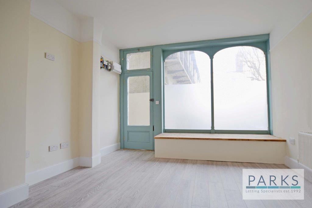 1 bed flat to rent in Russell Square, Brighton, East Sussex BN1, £1,250 ...
